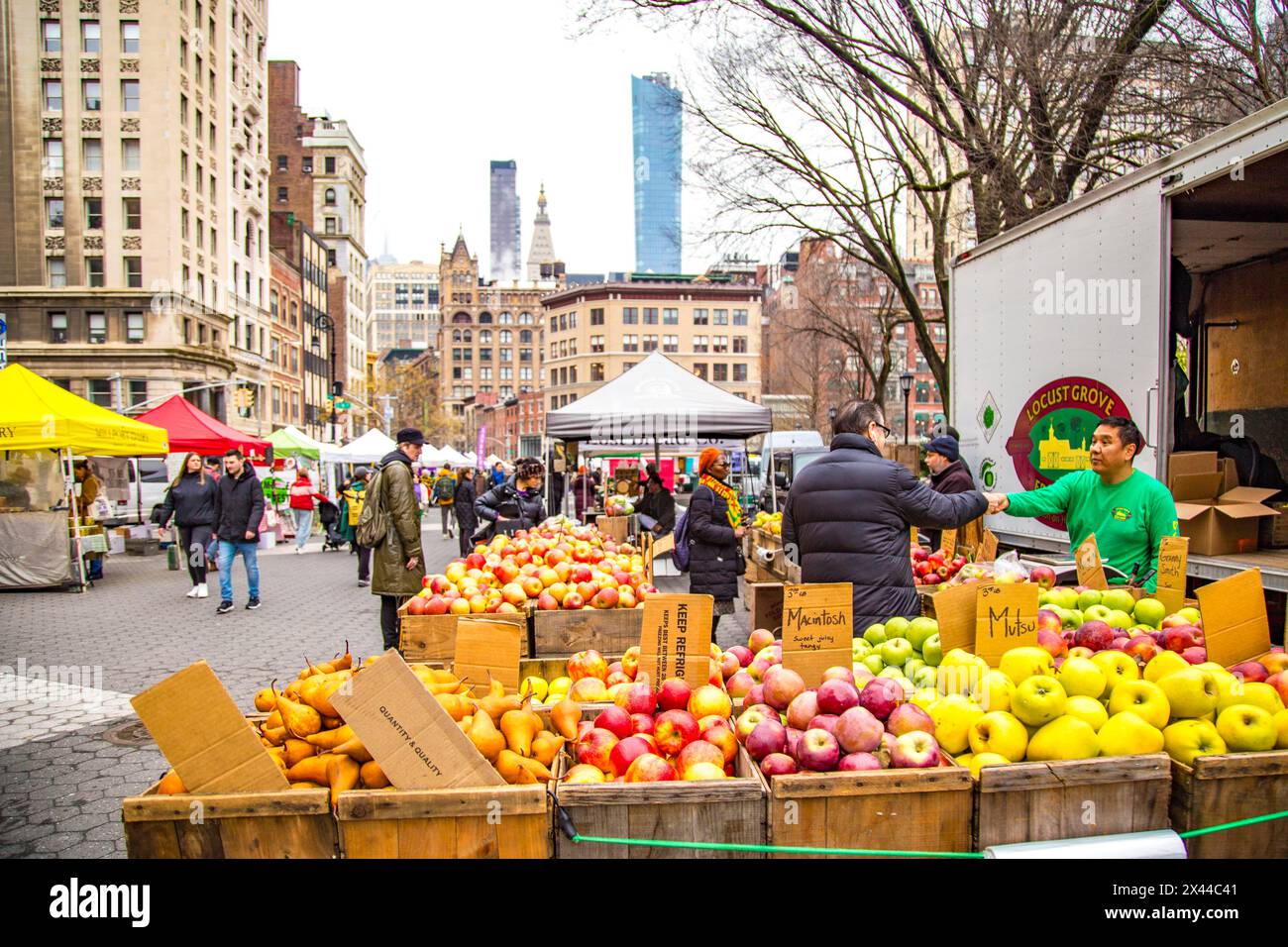 Manhattan's most important farmers' market Union Square Farmers Market ...