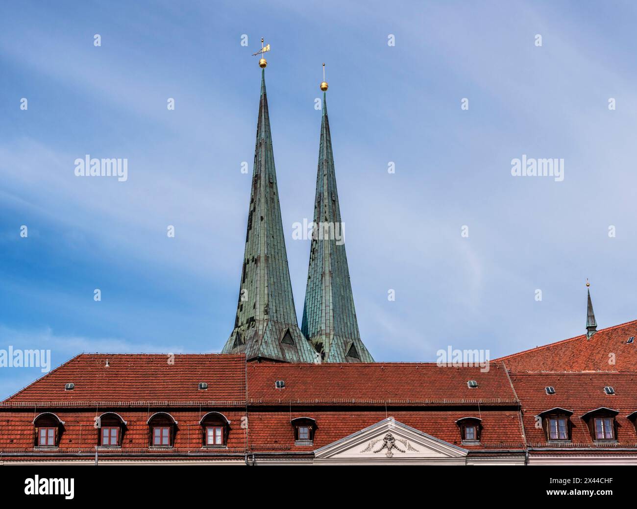 Detail photo, church towers of the Nikolaikirche in the Nikolaiviertel ...