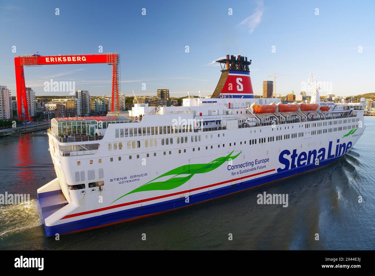 Large Stenaline car ferry arrives at the harbour, Eriksberg, Gothenburg ...