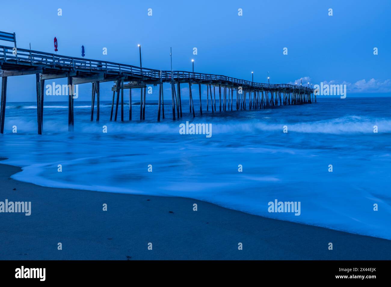 USA, North Carolina, Avon. Atlantic Ocean at Avon Fishing Pier Stock ...