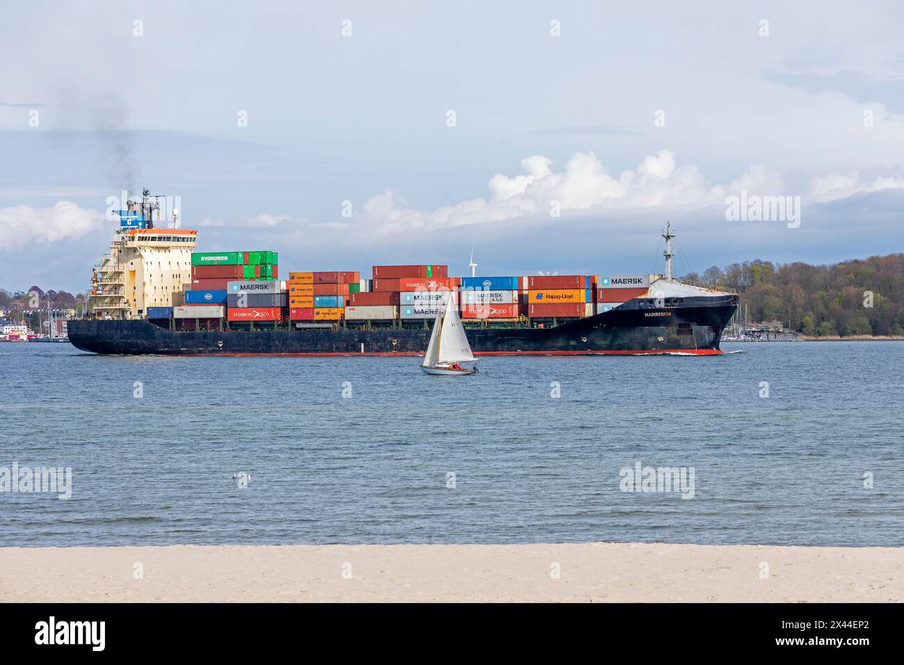 Container ship, sailing boat, Falckensteiner Strand, Kiel Fjord, Kiel ...