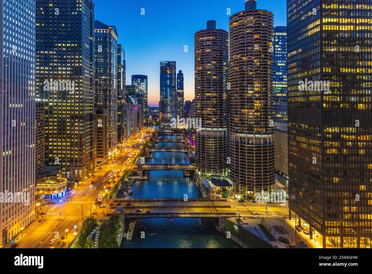 Chicago river lighting hi-res stock photography and images - Alamy