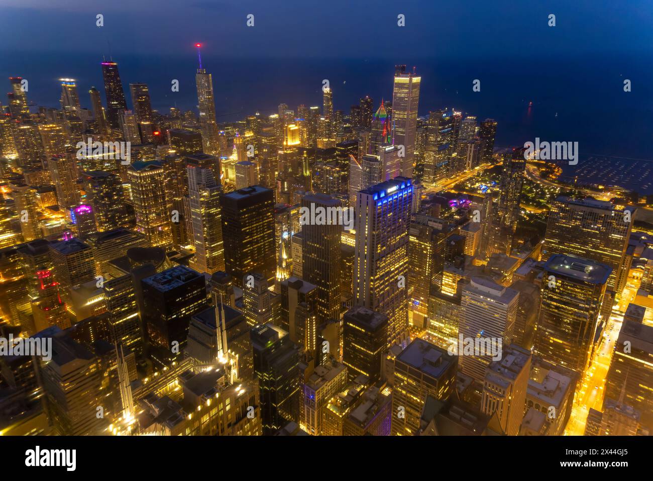USA, Illinois, Chicago. Downtown overview at twilight. (Editorial Use ...