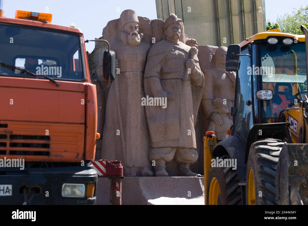 Non Exclusive: KYIV, UKRAINE - APRIL 30, 2024 - The dismantling of the ...