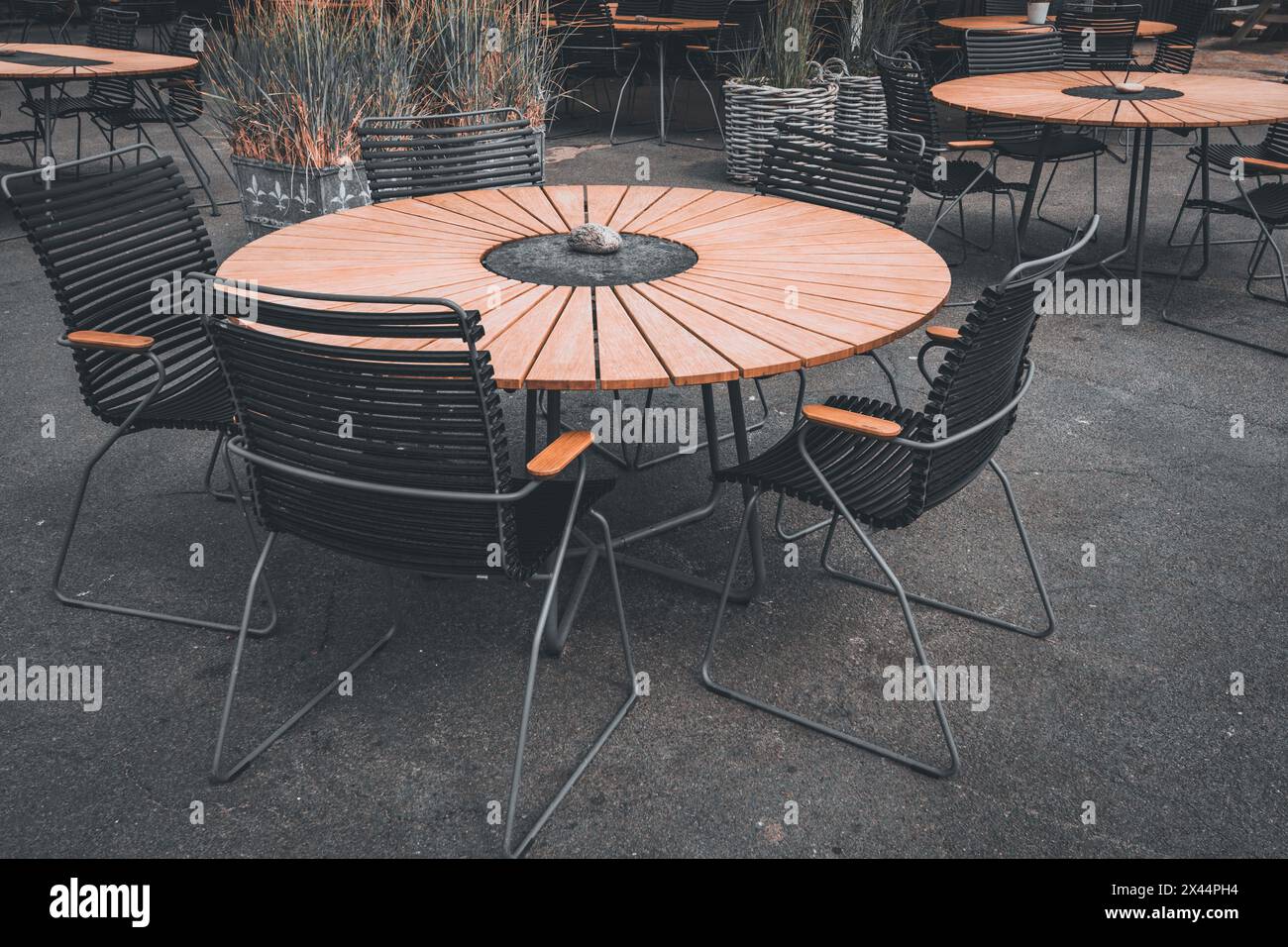 Runder esstisch hi-res stock photography and images - Alamy