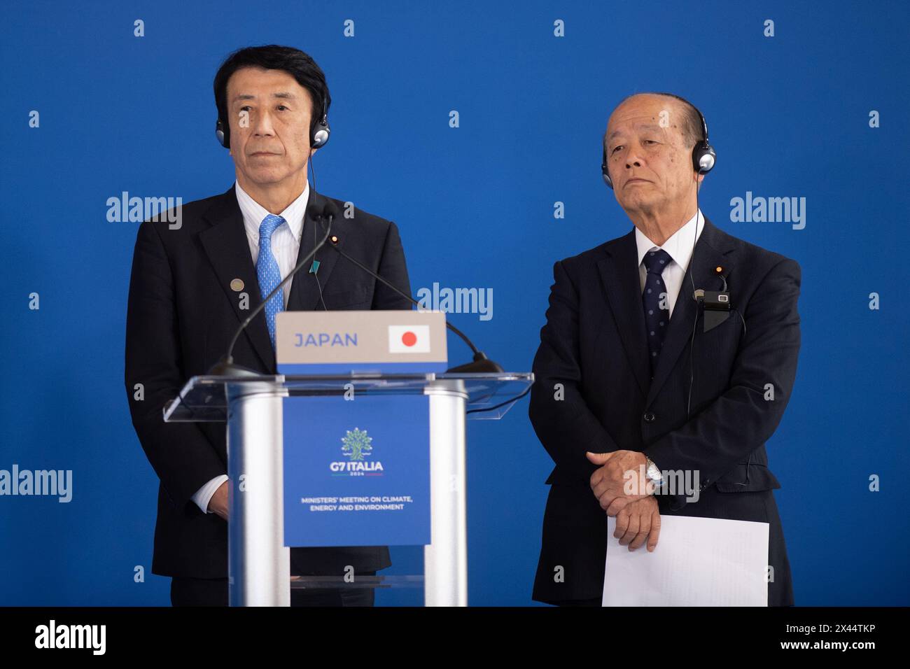 Ken saito hi-res stock photography and images - Alamy