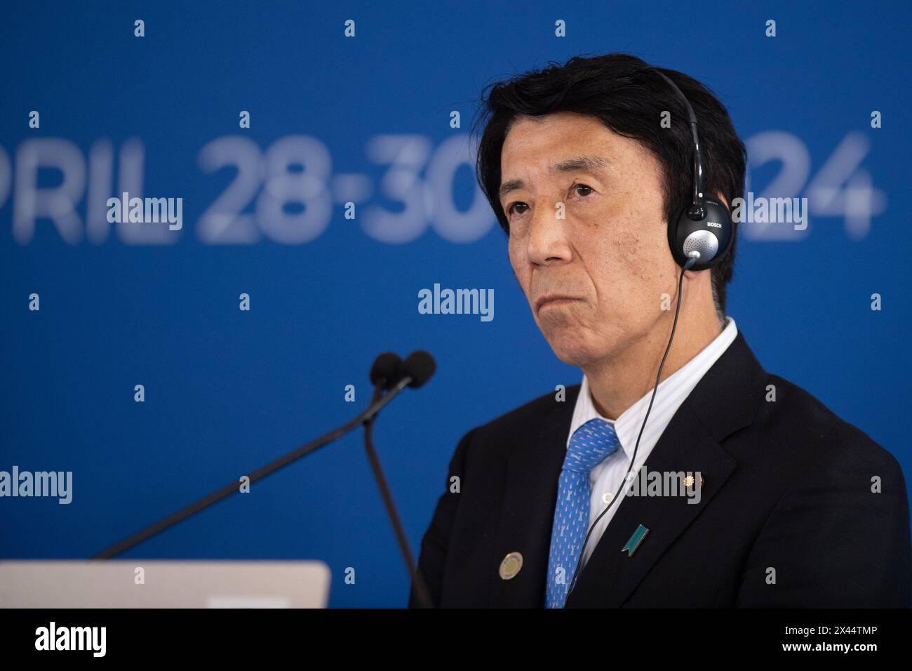 Ken saito hi-res stock photography and images - Alamy