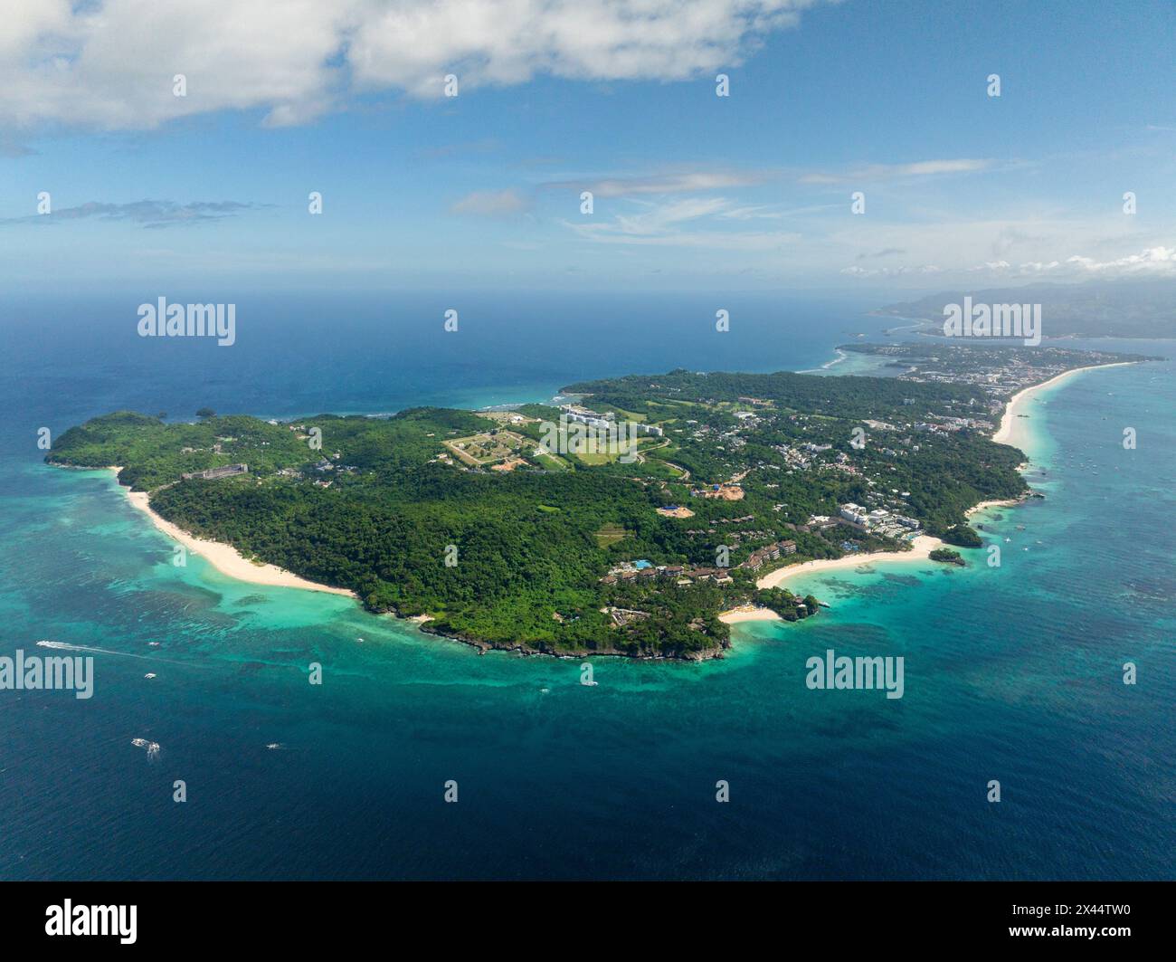 Boracay Island, white sand beaches and clear turquoise waters ...