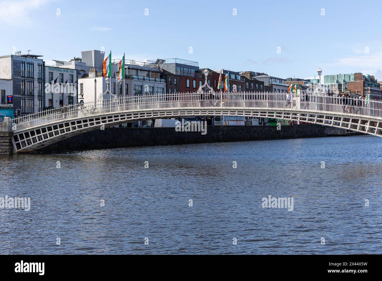 DUBLIN, IRELAND - 25 MARCH 2023: The Ha'penny bridge in Dublin City ...