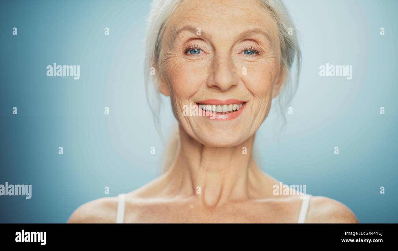 Old lady blue eyes grey hair hi-res stock photography and images - Alamy