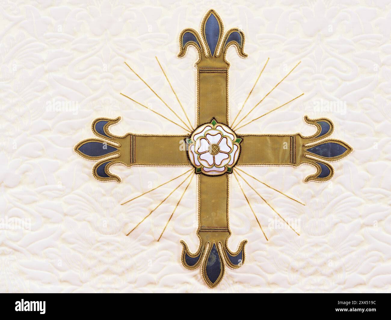 English royal rose symbol hi-res stock photography and images - Alamy