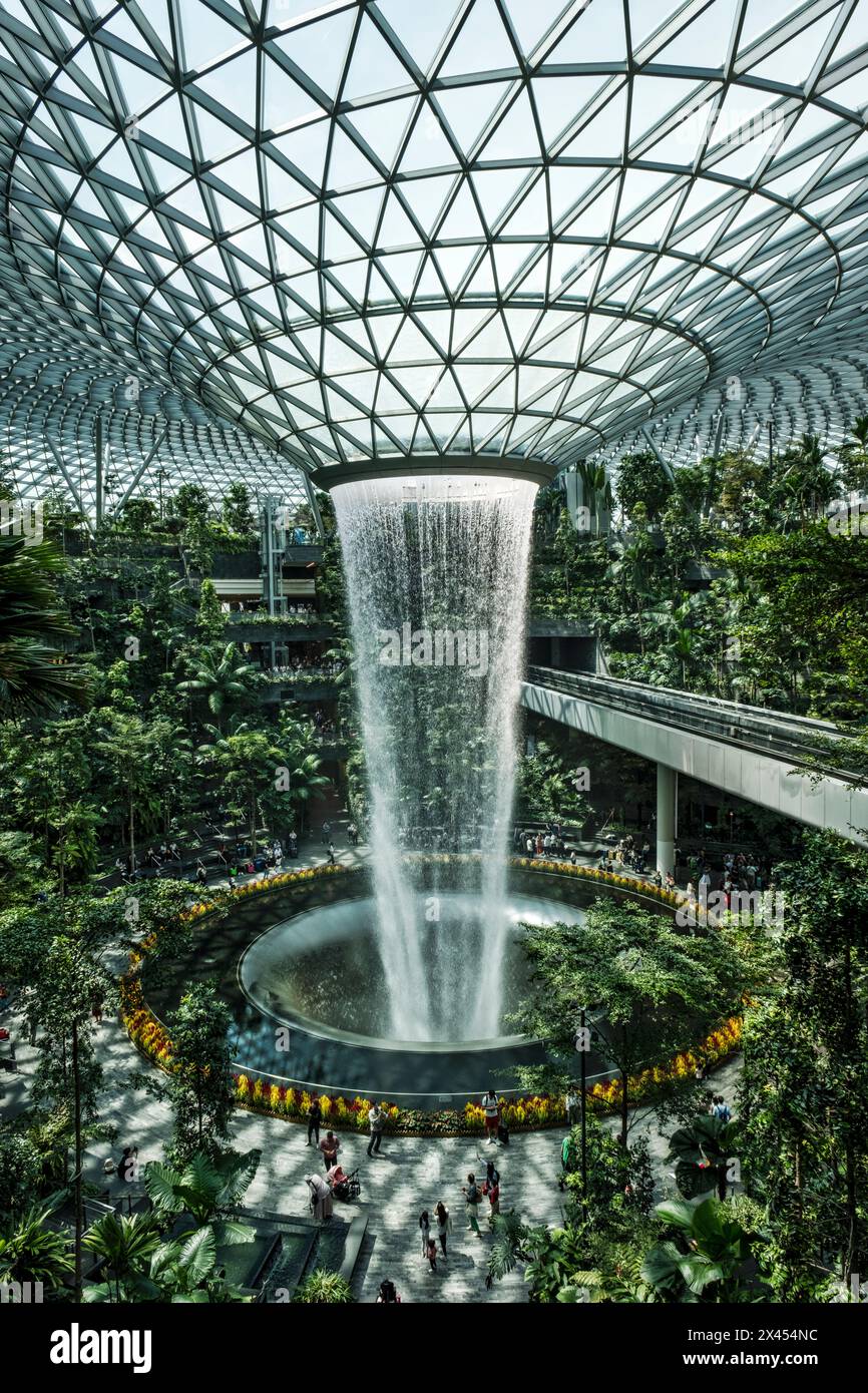 The Rain Vortex, indoor waterfall, Jewel Changi aiirport, Singapore ...
