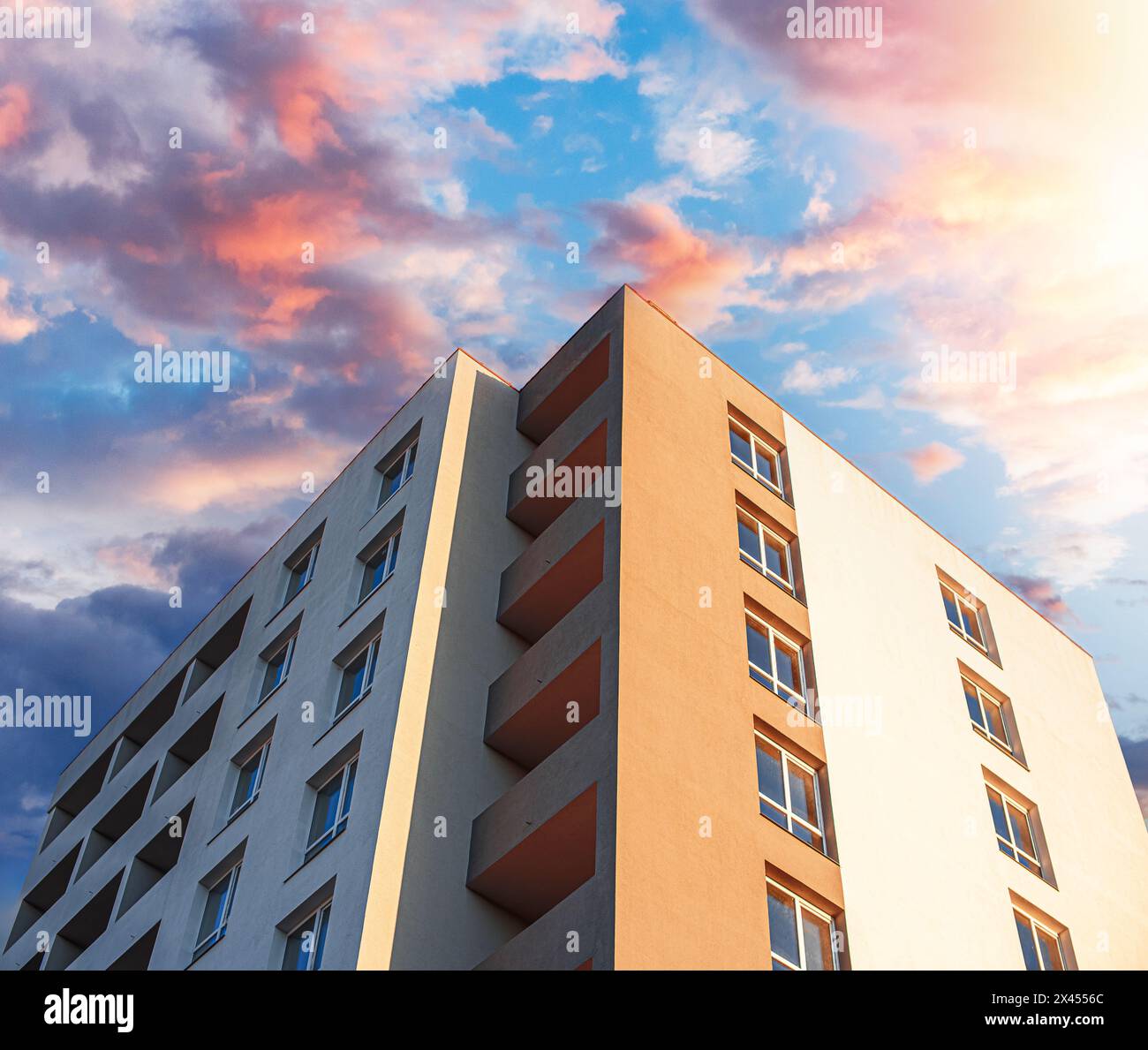 Multi storey old residential building hi-res stock photography and ...