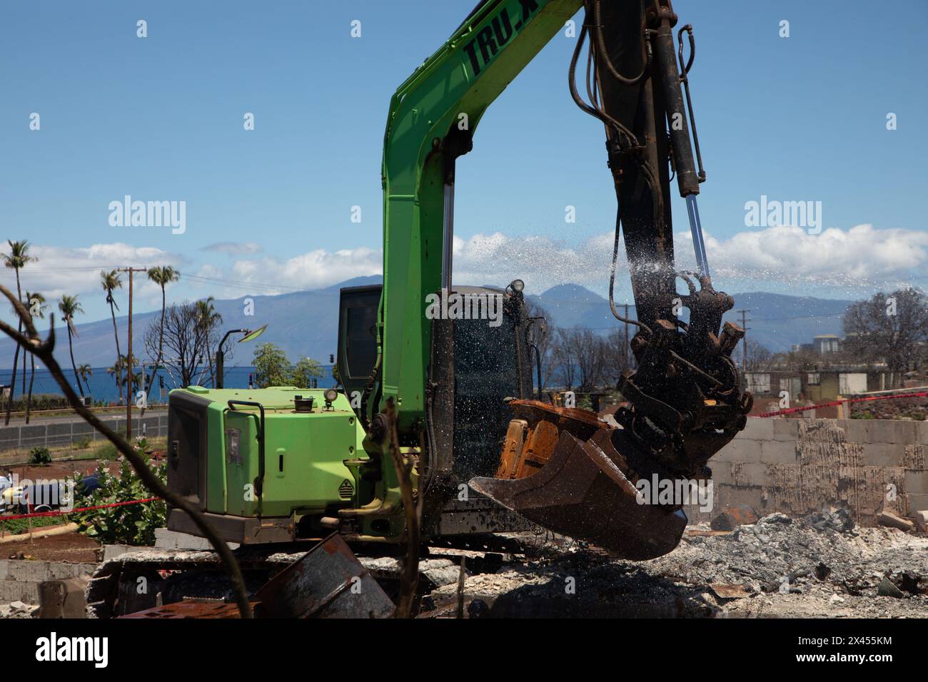 Maui, United States. 18 April, 2024. U.S Army Corps of Engineer workers ...