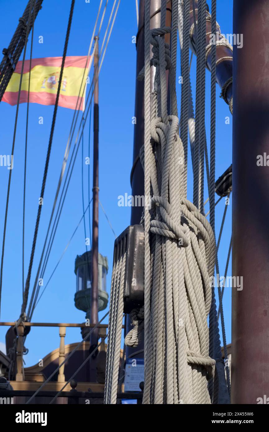 Ropes rigging on spanish caravel hi-res stock photography and images ...