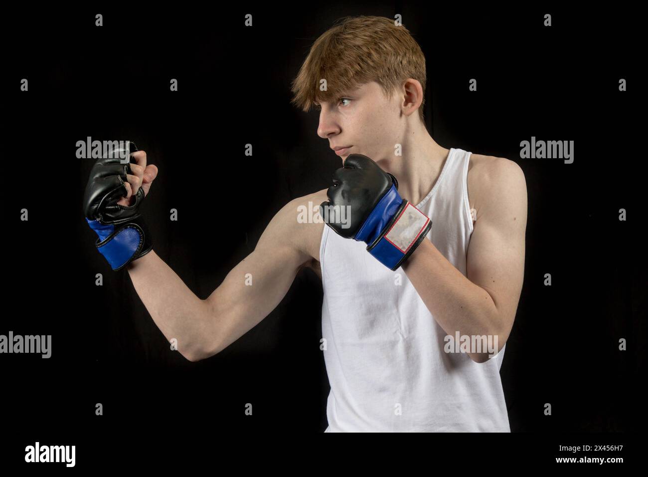 Teen boxing hi-res stock photography and images - Alamy