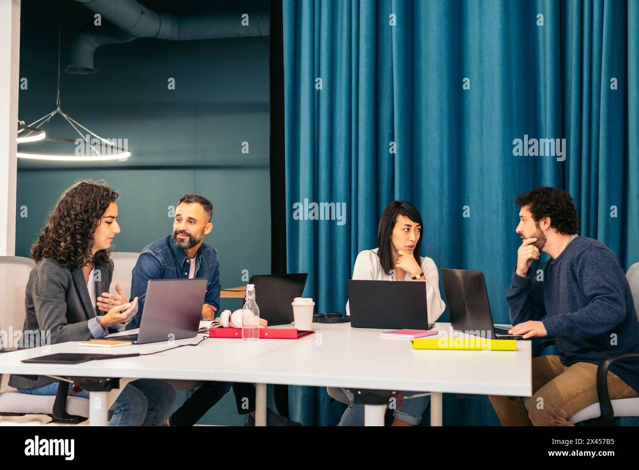 Coworkinggroup hi-res stock photography and images - Alamy