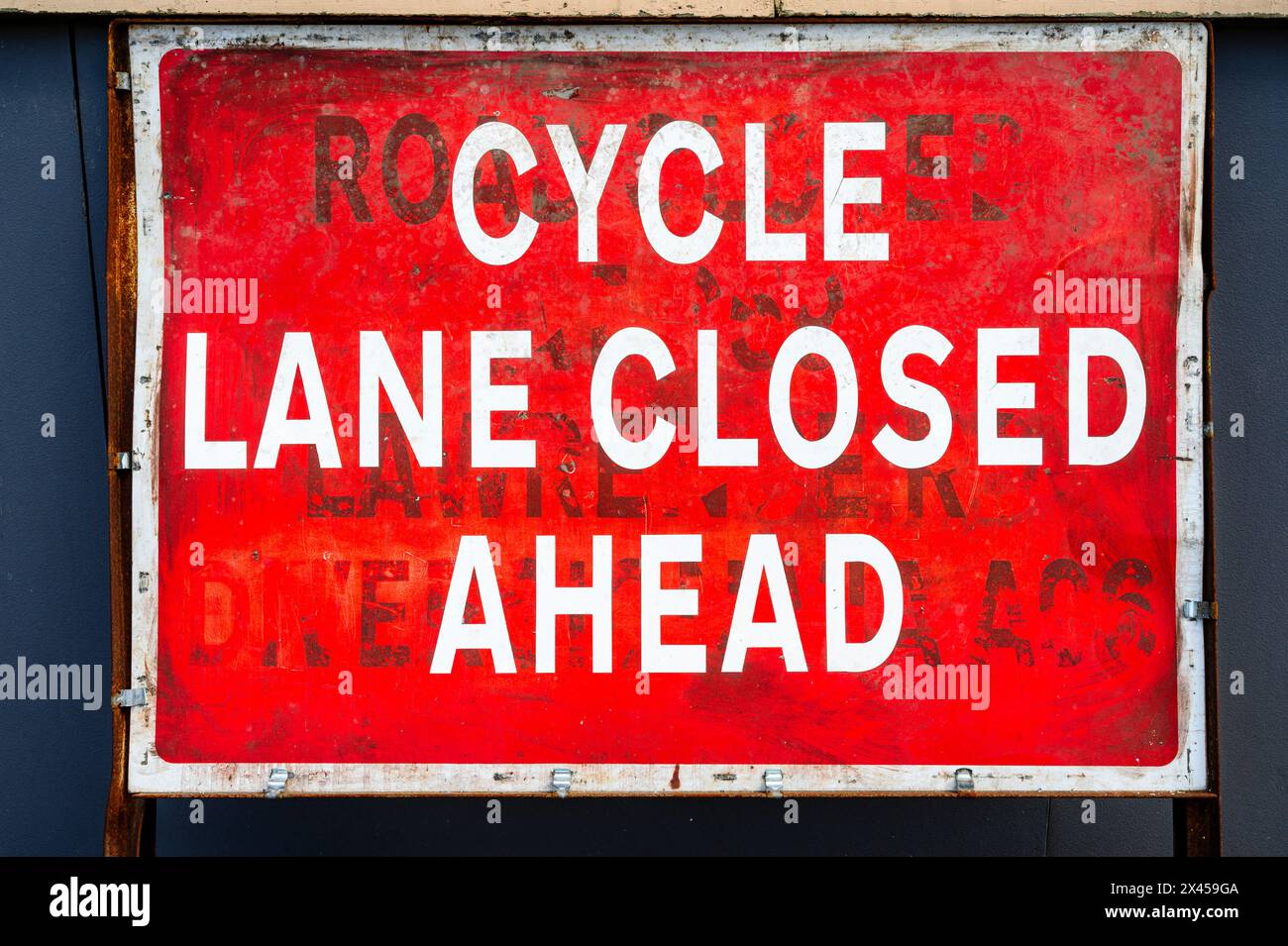 Cycle lane closed ahead hi-res stock photography and images - Alamy