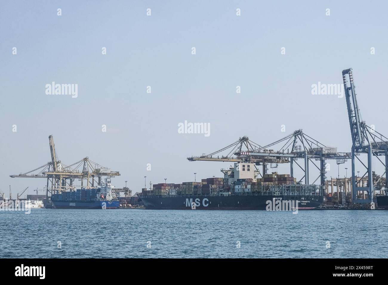 Terminal de conteneurs hi-res stock photography and images - Alamy