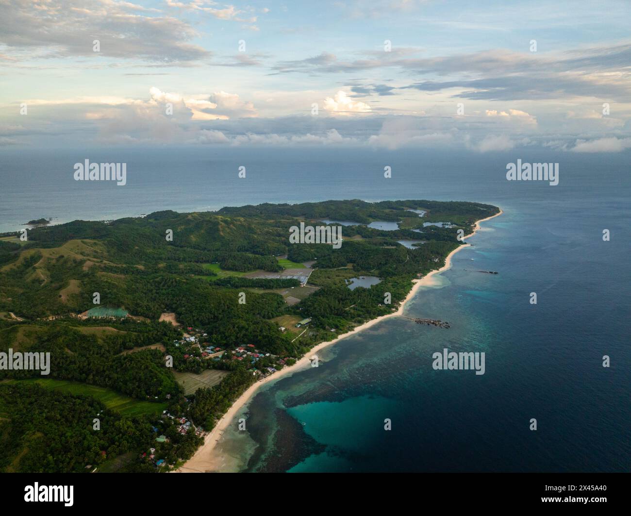 Aerial view of Island with sandy beach. Agmanic, Santa Fe, Tablas ...