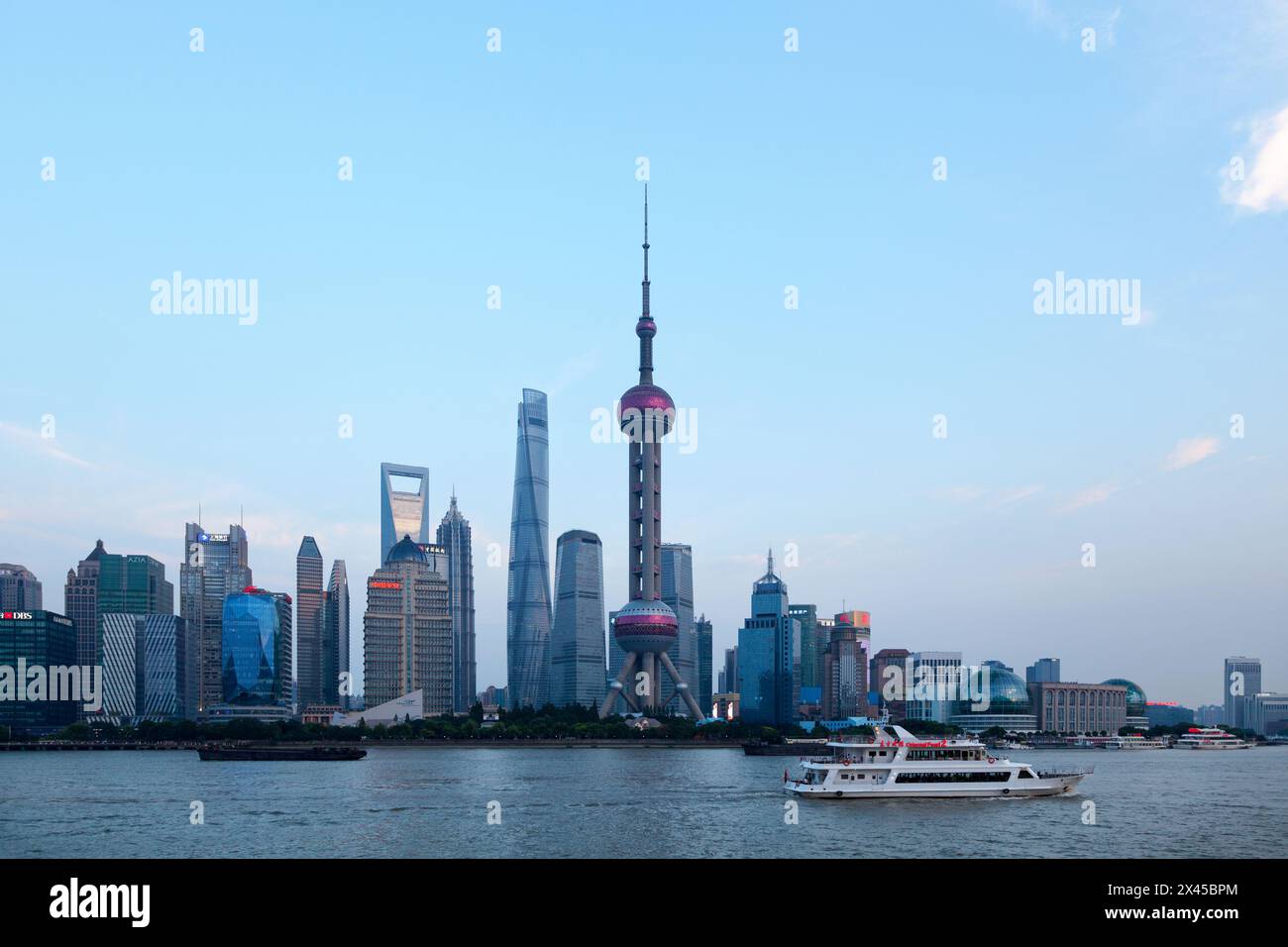 Well known city skyline hi-res stock photography and images - Alamy