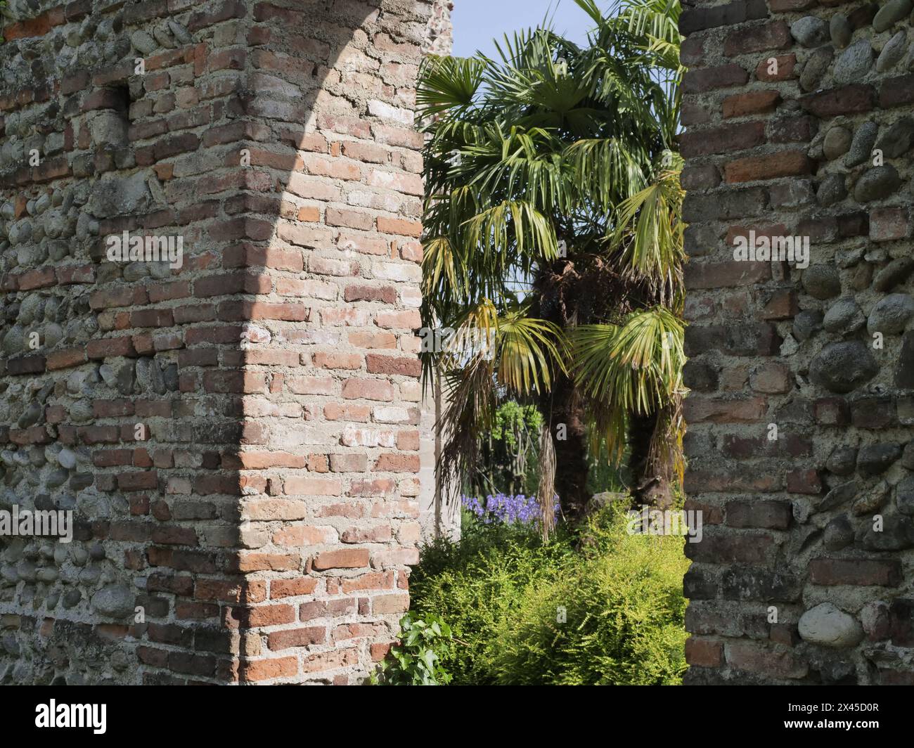 Historic walls of the Visconti castle of Trezzo sull'Adda Stock Photo ...