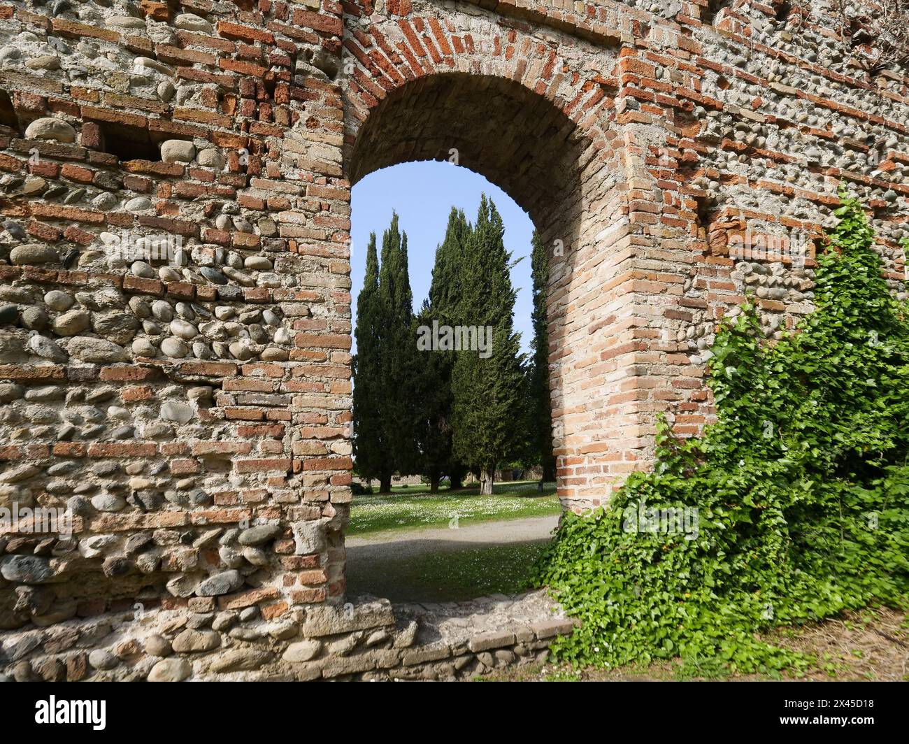Trezzo castle hi-res stock photography and images - Alamy