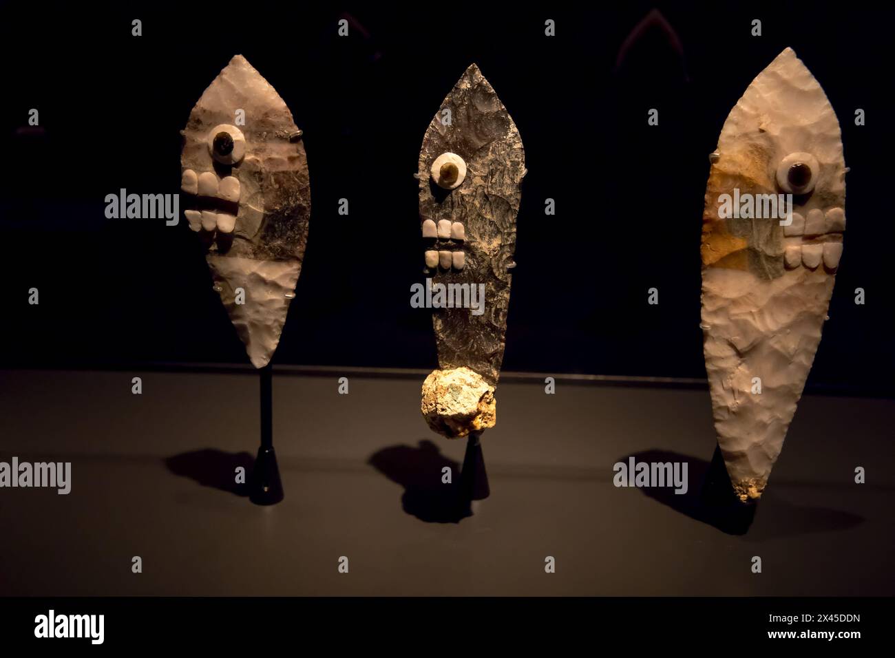 Aztec sacrificial symbols hi-res stock photography and images - Alamy