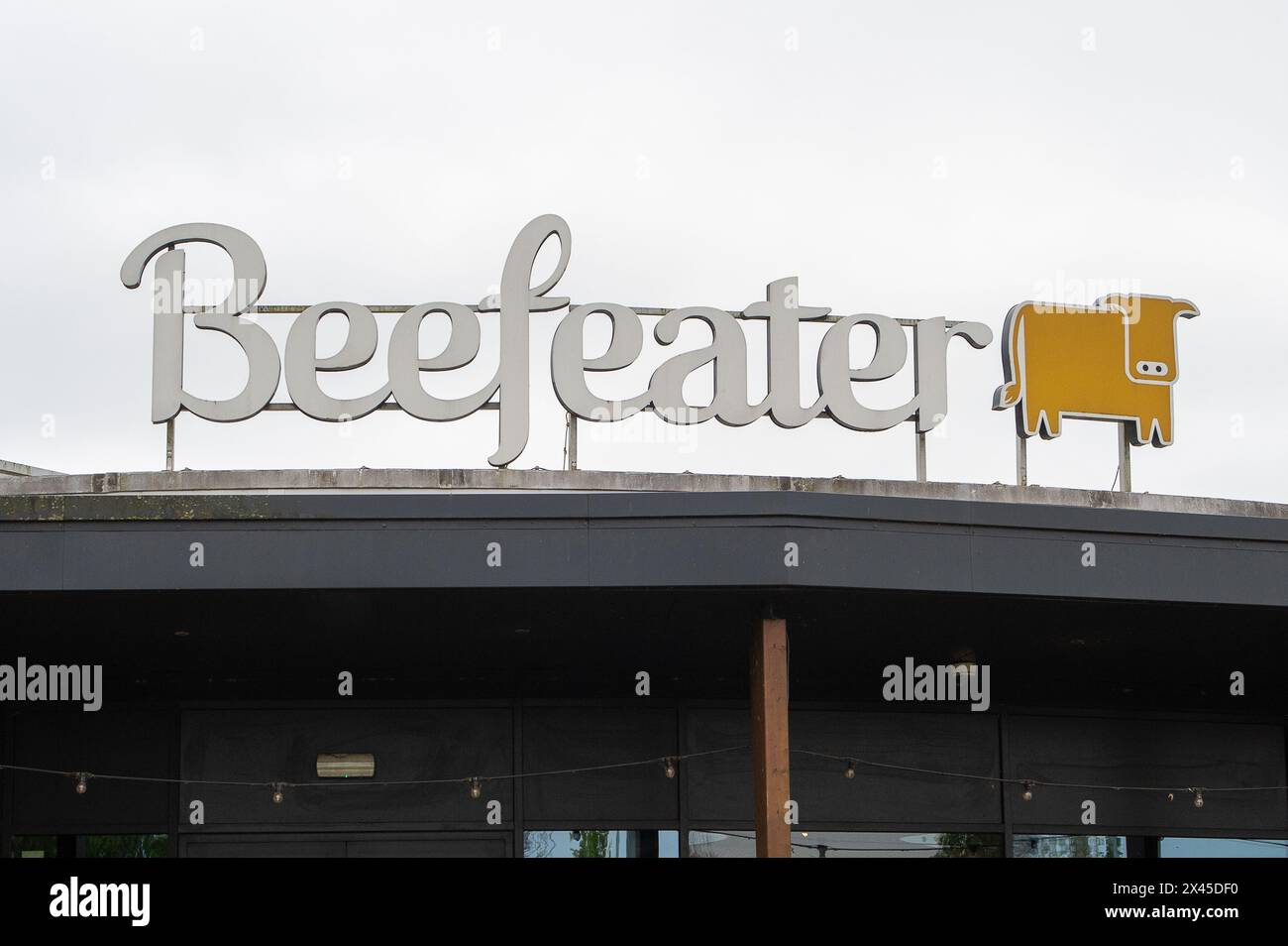 Uxbridge, UK. 27th April, 2024. A Beefeater restaurant in Uxbridge in ...