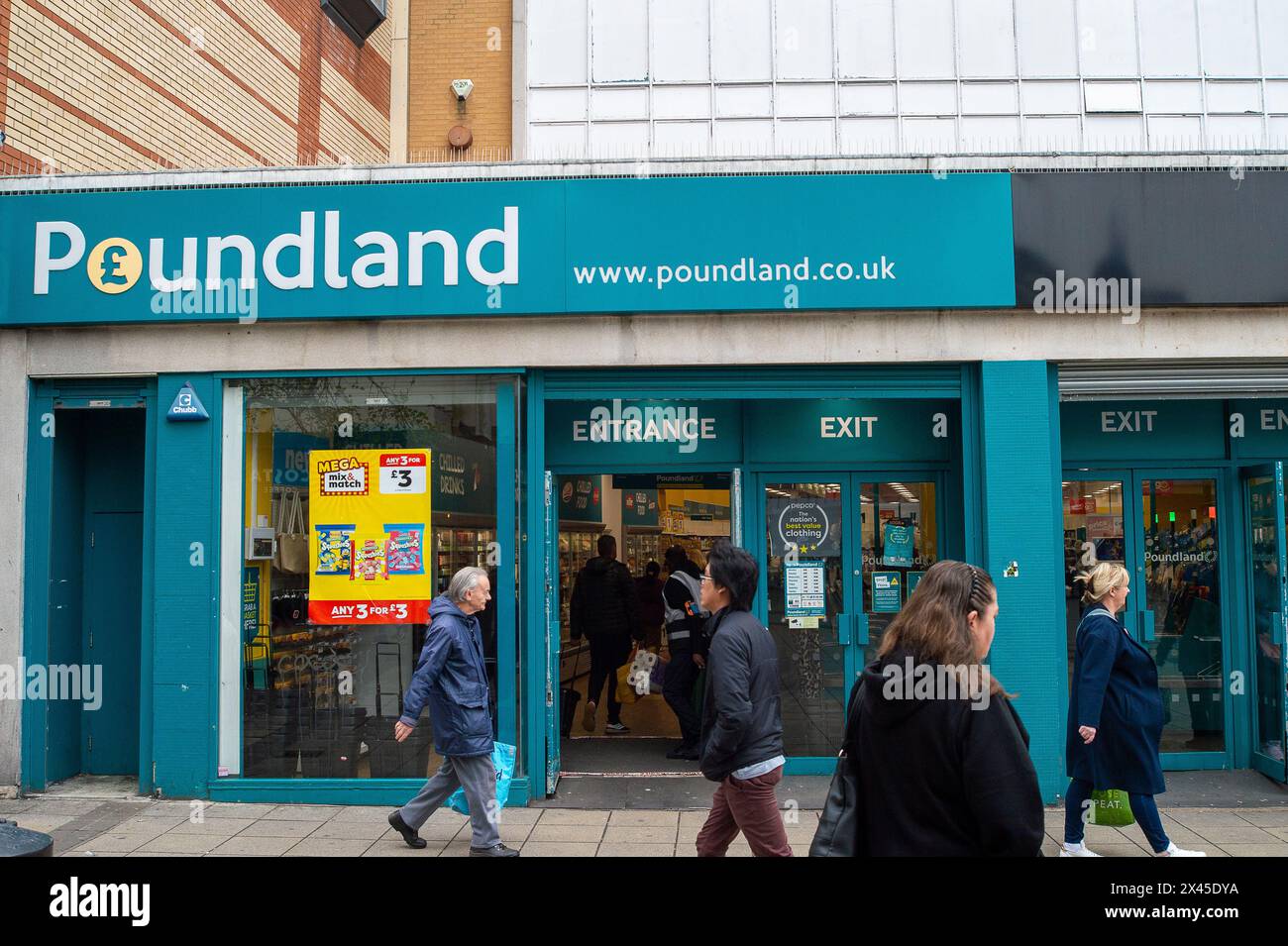 Poundland 2024 hi-res stock photography and images - Alamy