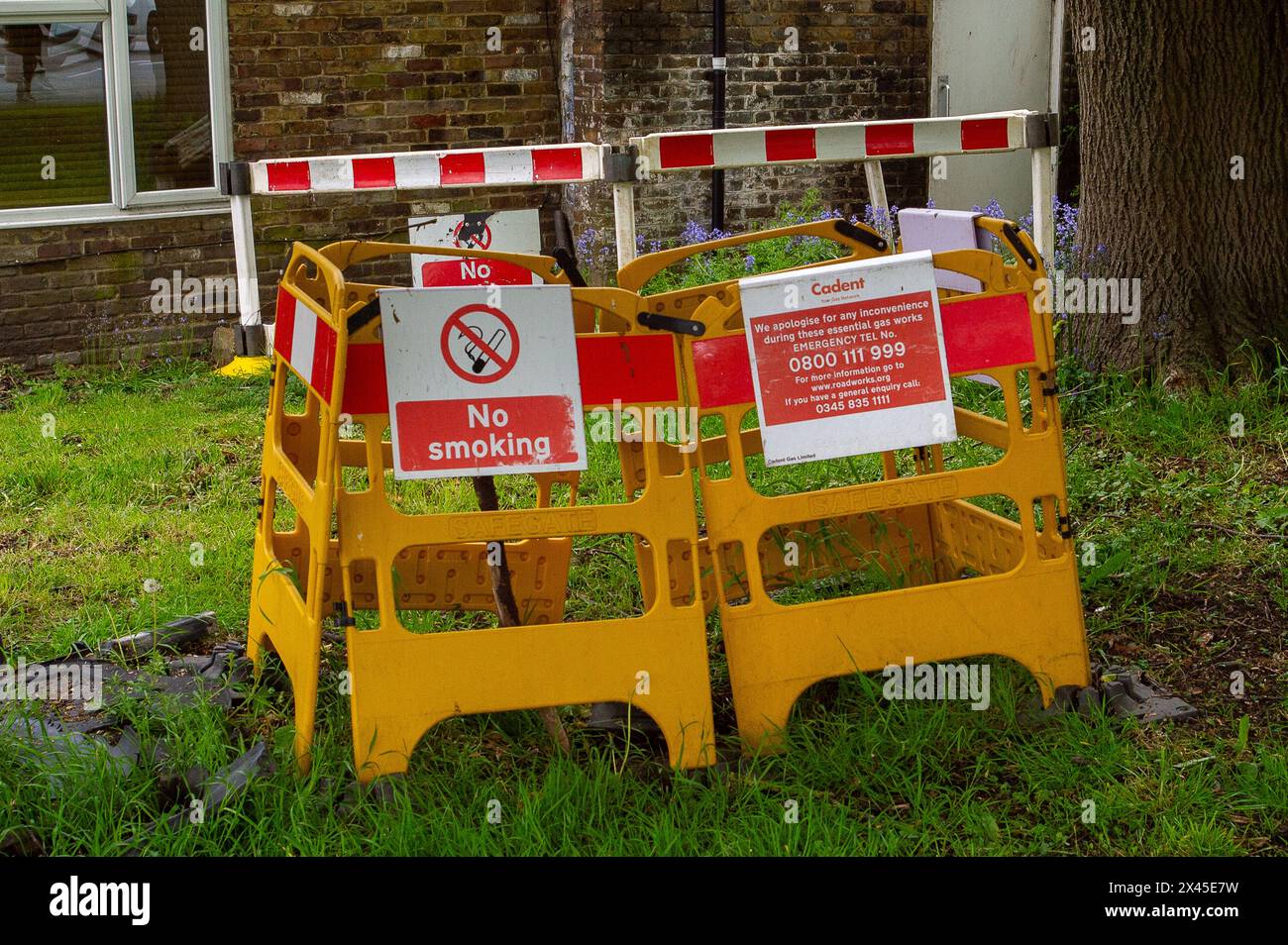 Uxbridge, UK. 27th April, 2024. Cadent gas works in Uxbridge in the ...