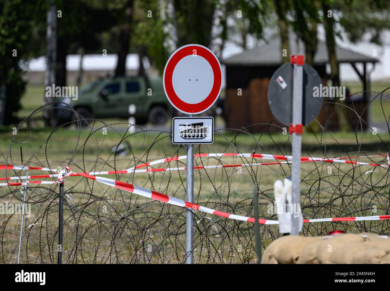 Tank during training exercises hi-res stock photography and images - Alamy