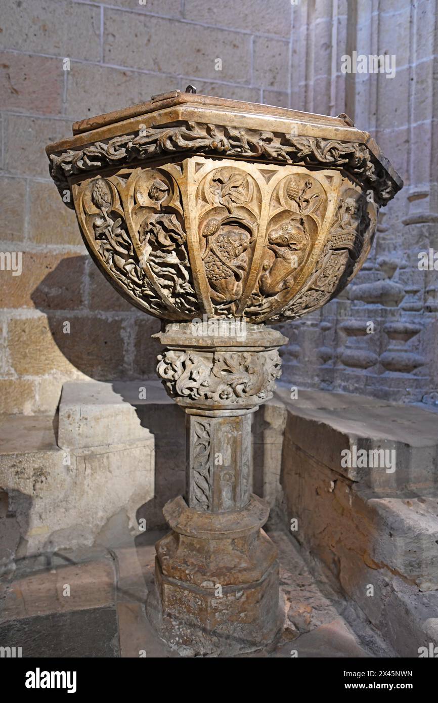 Baptismal font chapel hi-res stock photography and images - Alamy