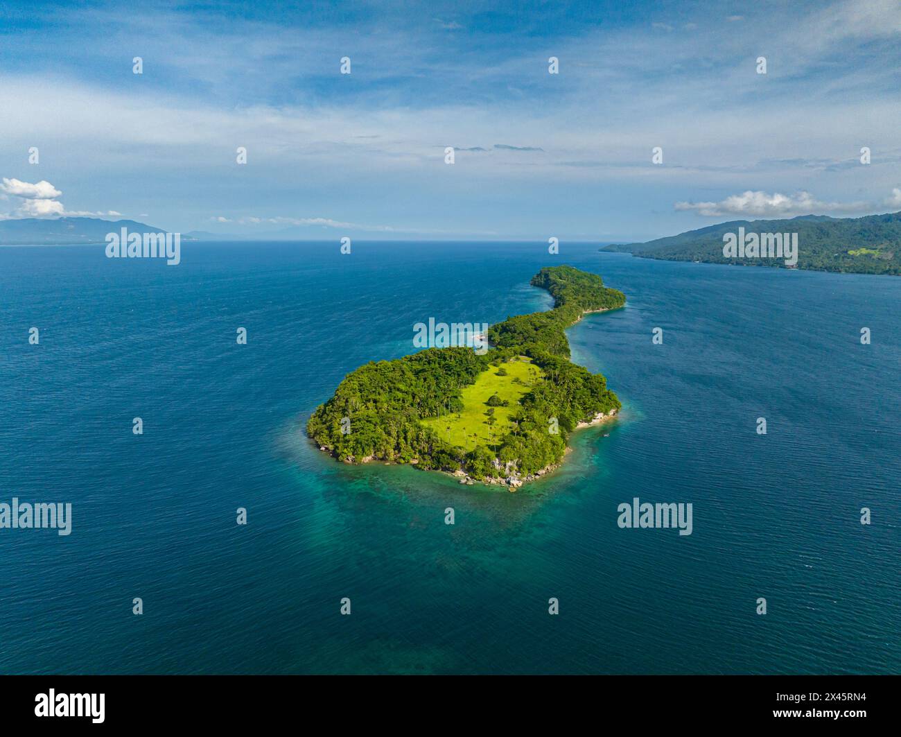 Beautiful nature in tropical island surrounded by blue ocean. Samal ...