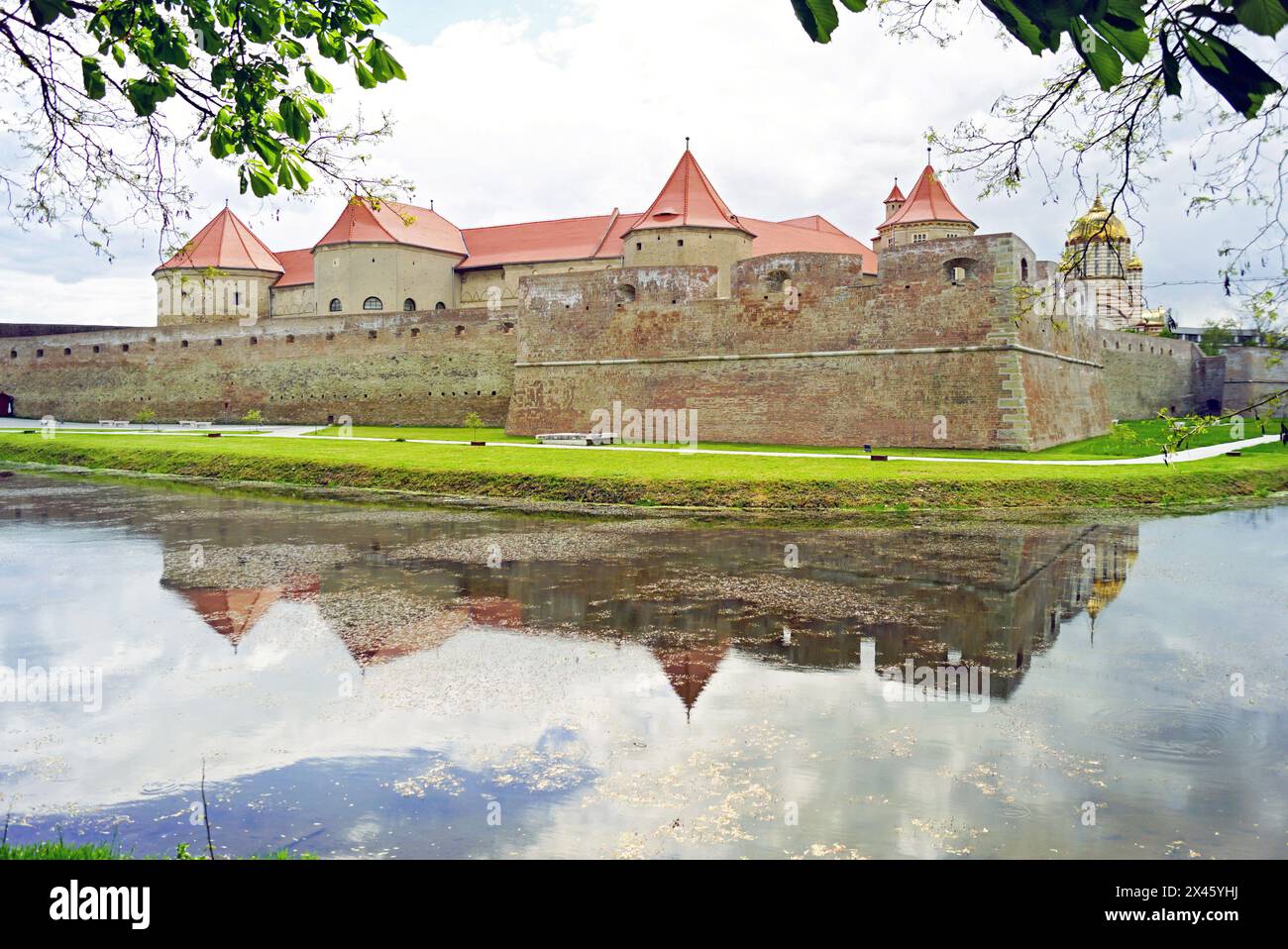 Exterior view of Fagaras Fortress in Romania Stock Photo - Alamy