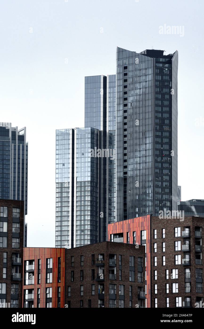 New Union Wharf buildings on the Isle of Dogs with Canary Wharf in the ...