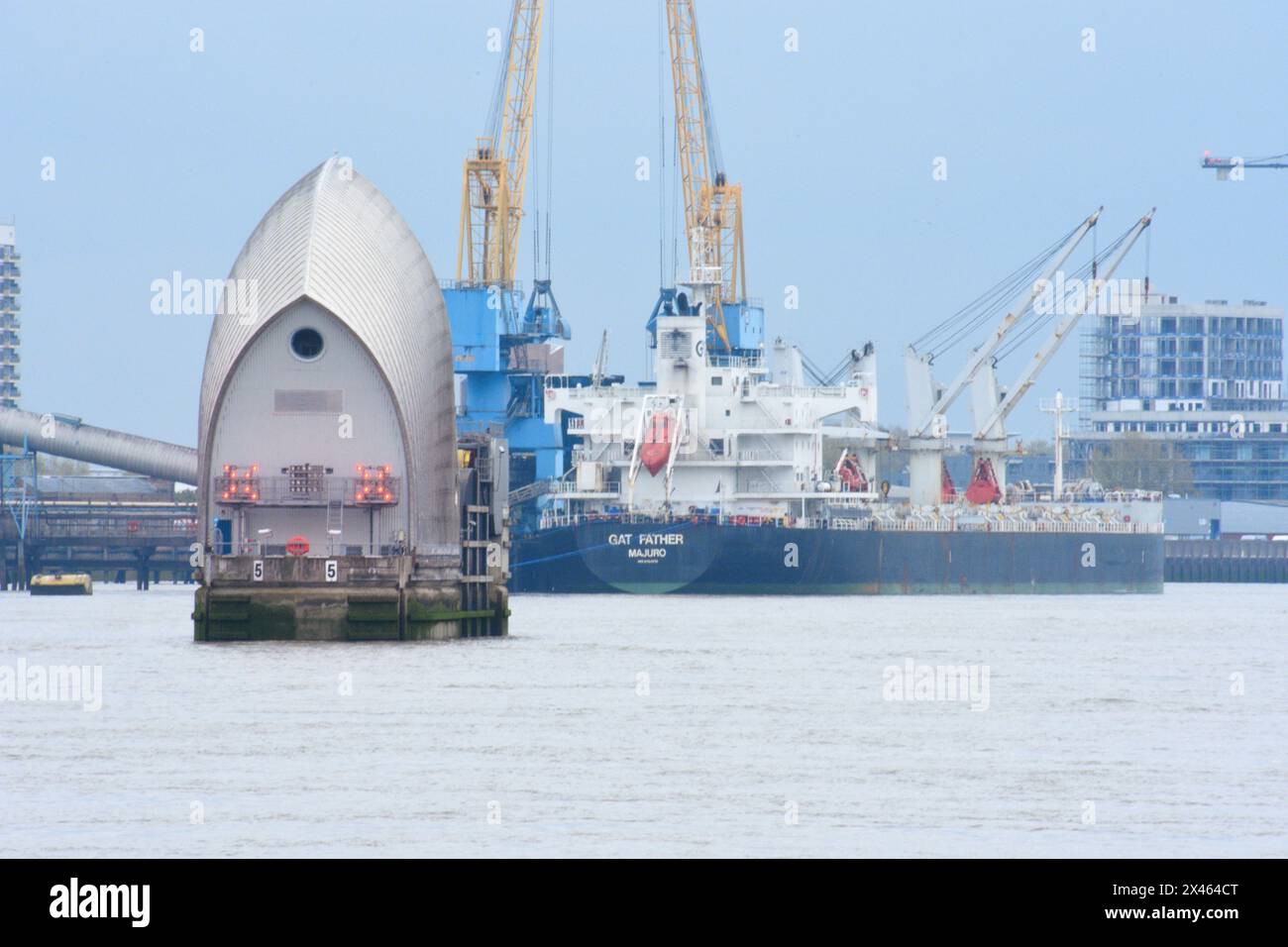 Thames Barrier is one of the largest movable flood barriers in the ...