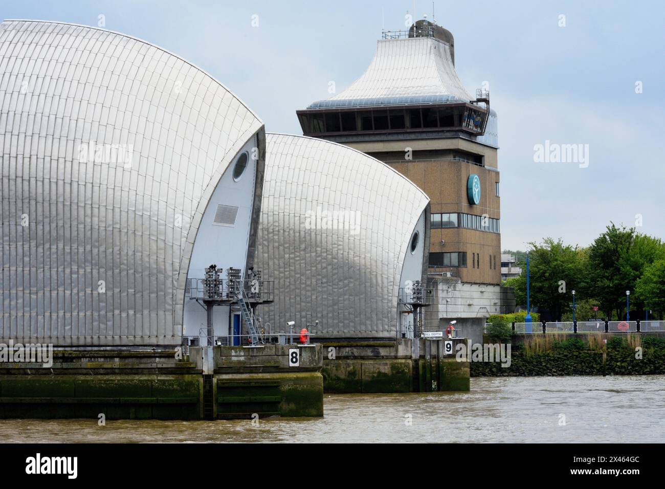 Thames Barrier is one of the largest movable flood barriers in the ...