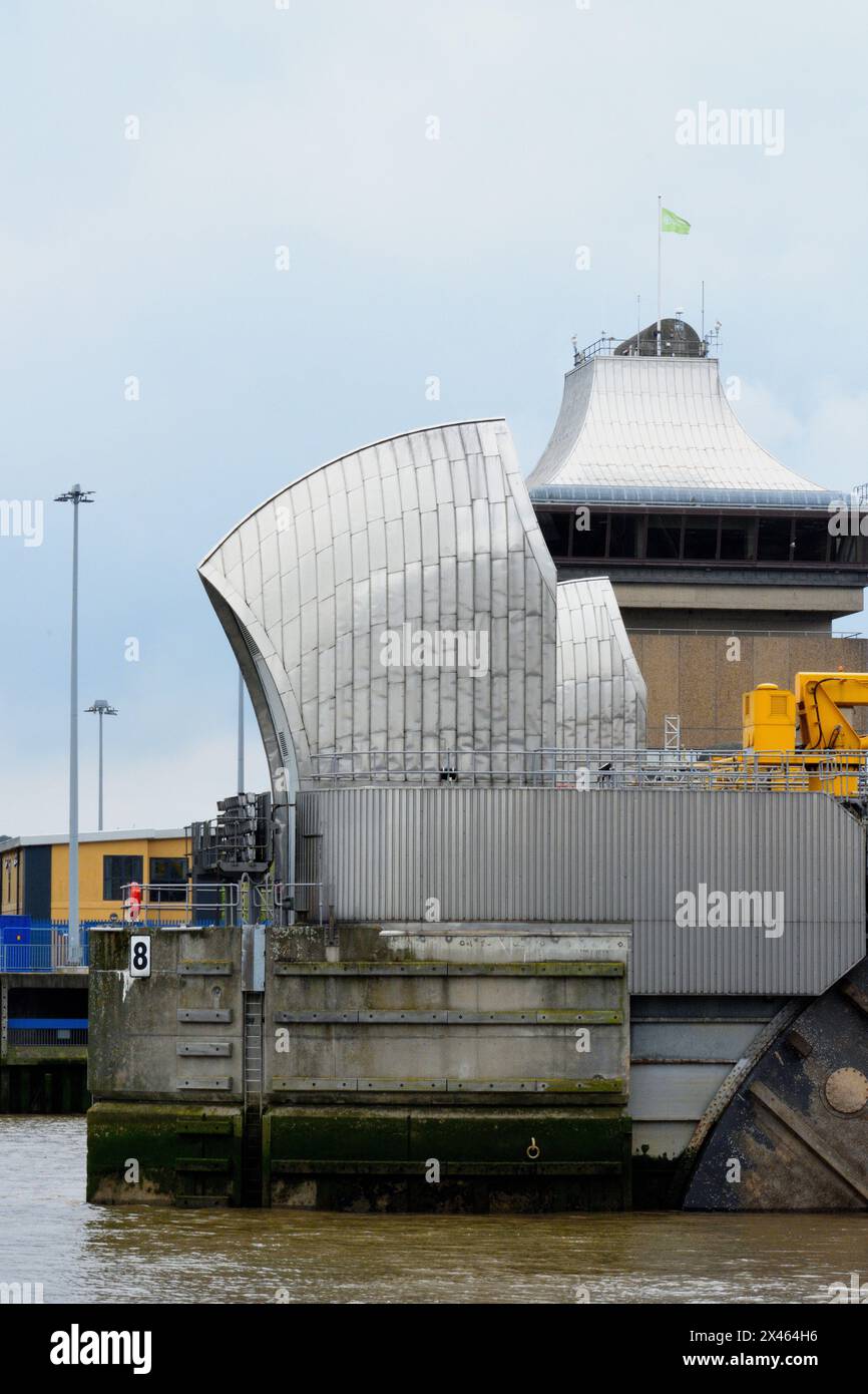 Thames Barrier is one of the largest movable flood barriers in the ...
