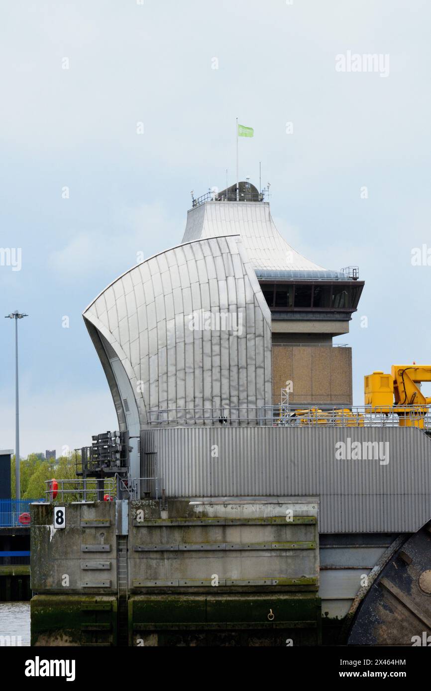 Thames Barrier is one of the largest movable flood barriers in the ...