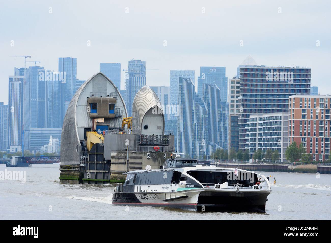 Thames Barrier is one of the largest movable flood barriers in the ...