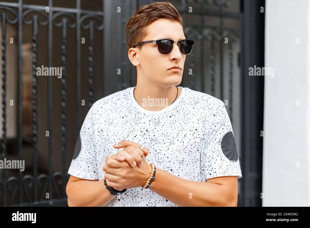 Man rubs hands hi-res stock photography and images - Alamy