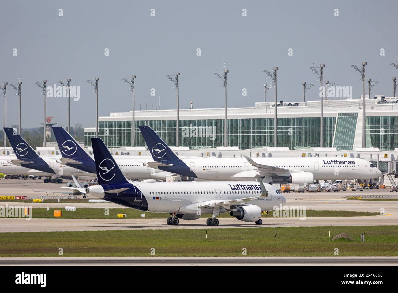 Franz-Josef-Strauß Flughafen München Lufthansa Airbus A350 ...