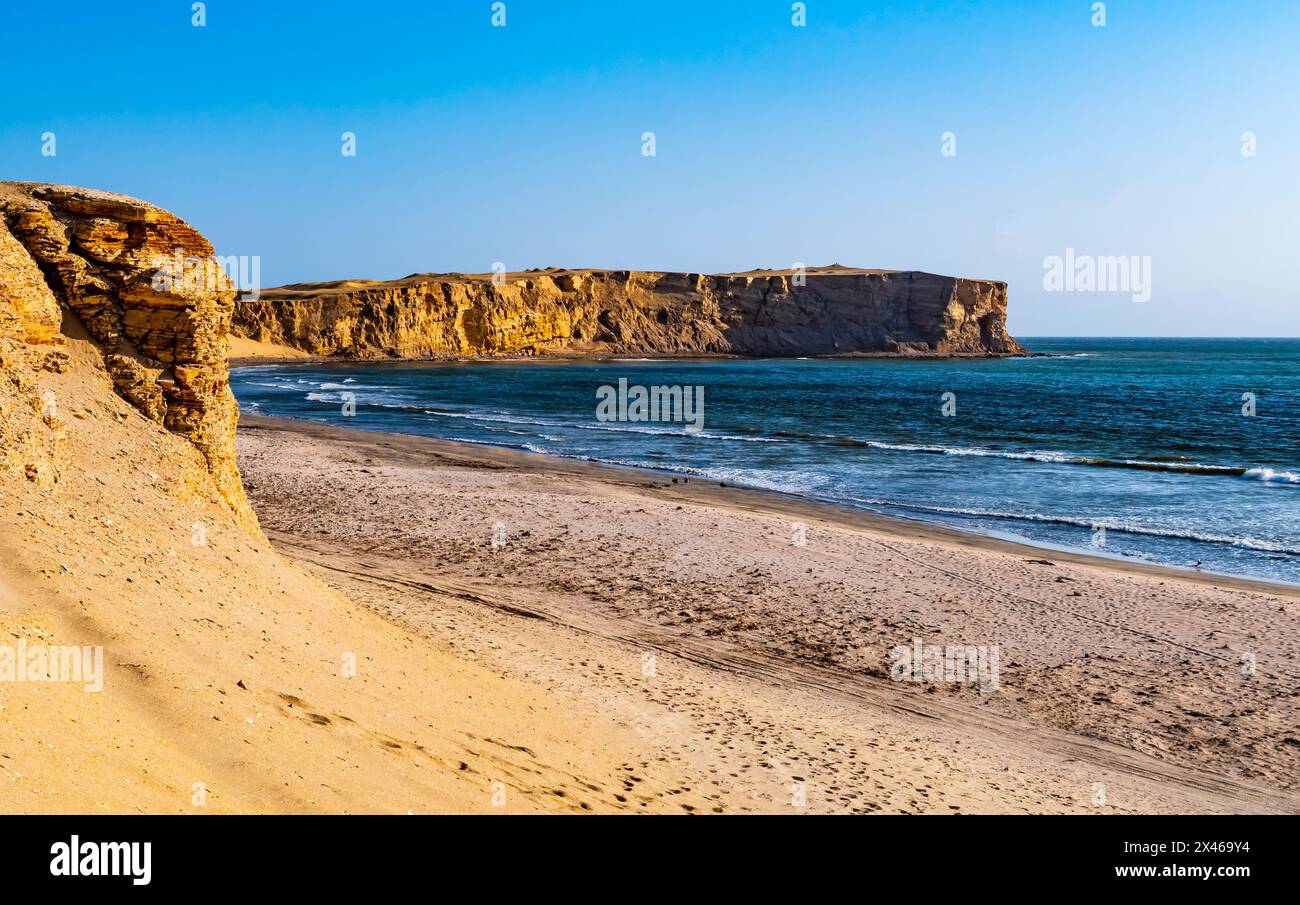 Impressive view of Yumaque Beach in Paracas National Reserve, Ica ...