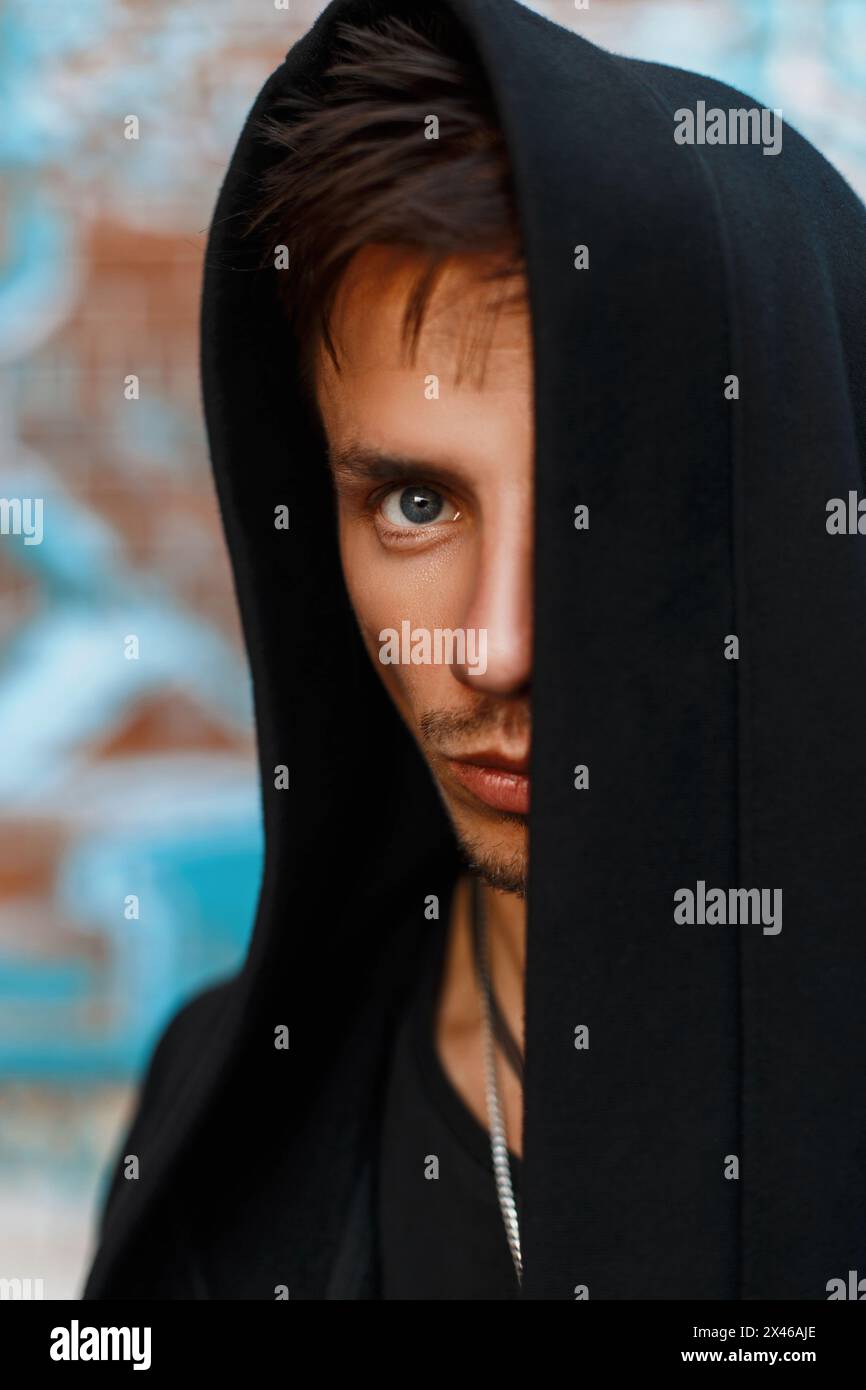 Face hidden shadow hi-res stock photography and images - Alamy
