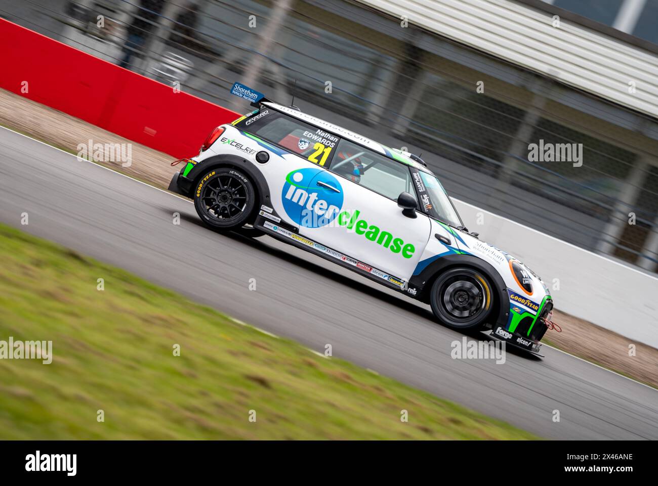 Nathan Edwards 21 Vertu Motors Mini Challenge at Donington Park, Derby ...