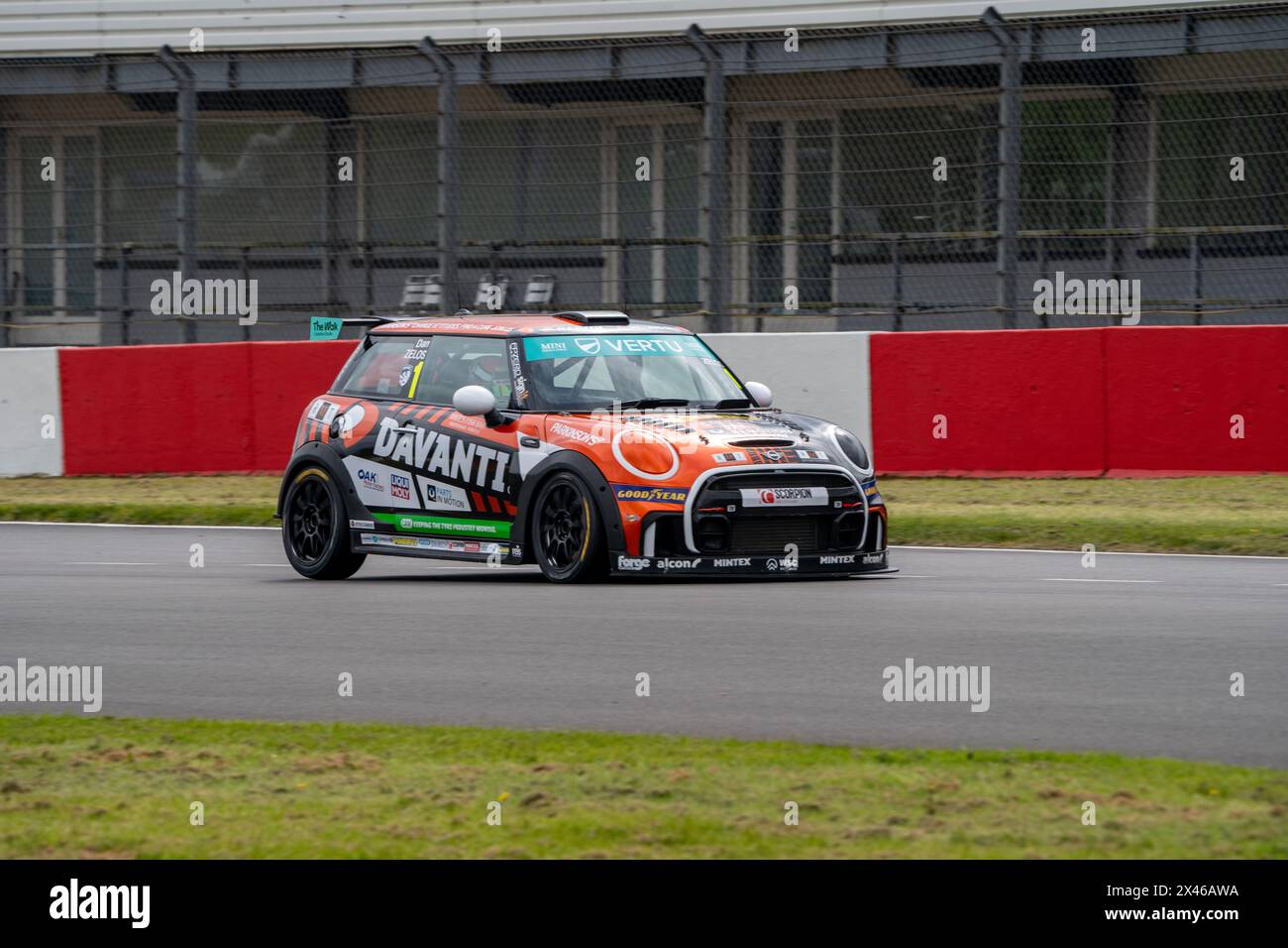 Vertu mini challenge 2024 hi-res stock photography and images - Alamy