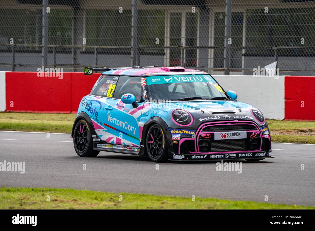 Lydia Walmsley 82 Vertu Motors Mini Challenge Donington Park at ...