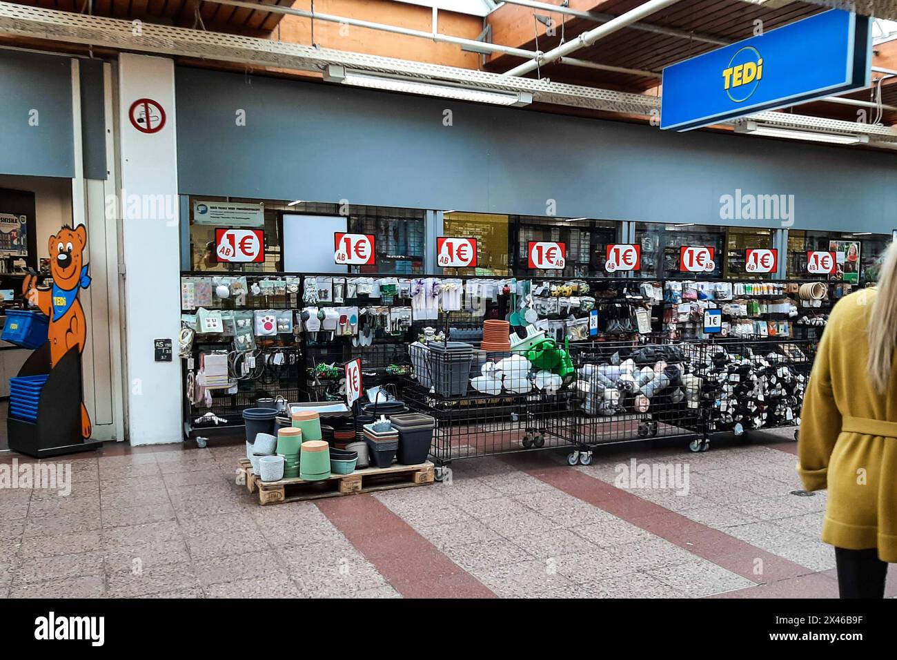 Umbau store hi-res stock photography and images - Alamy