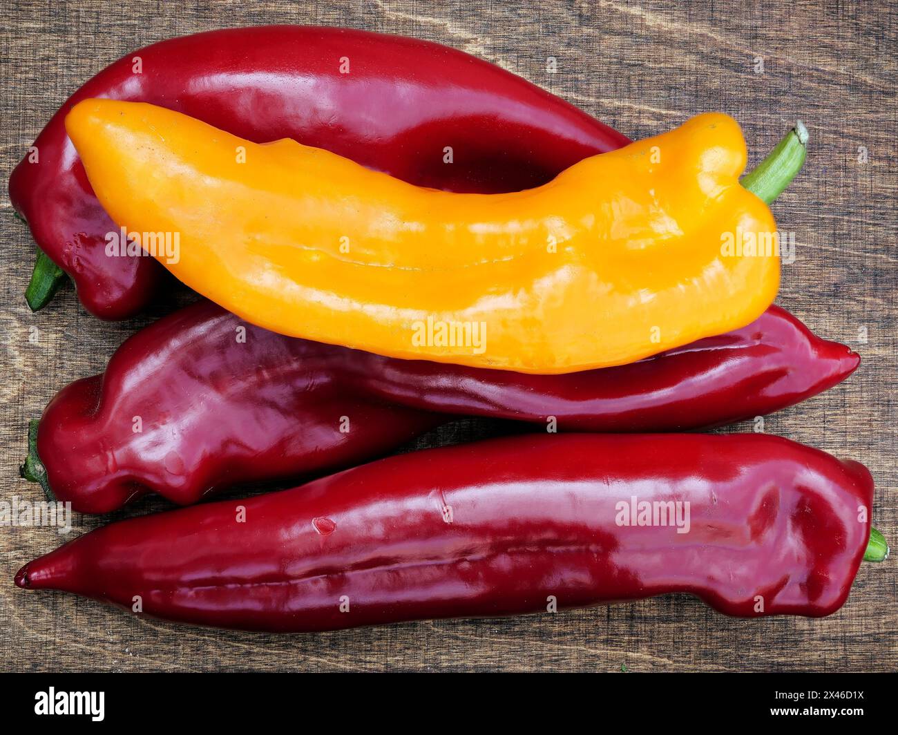 Red & yellow pointed peppers: Vitamin-rich, antioxidants, healthy snack ...